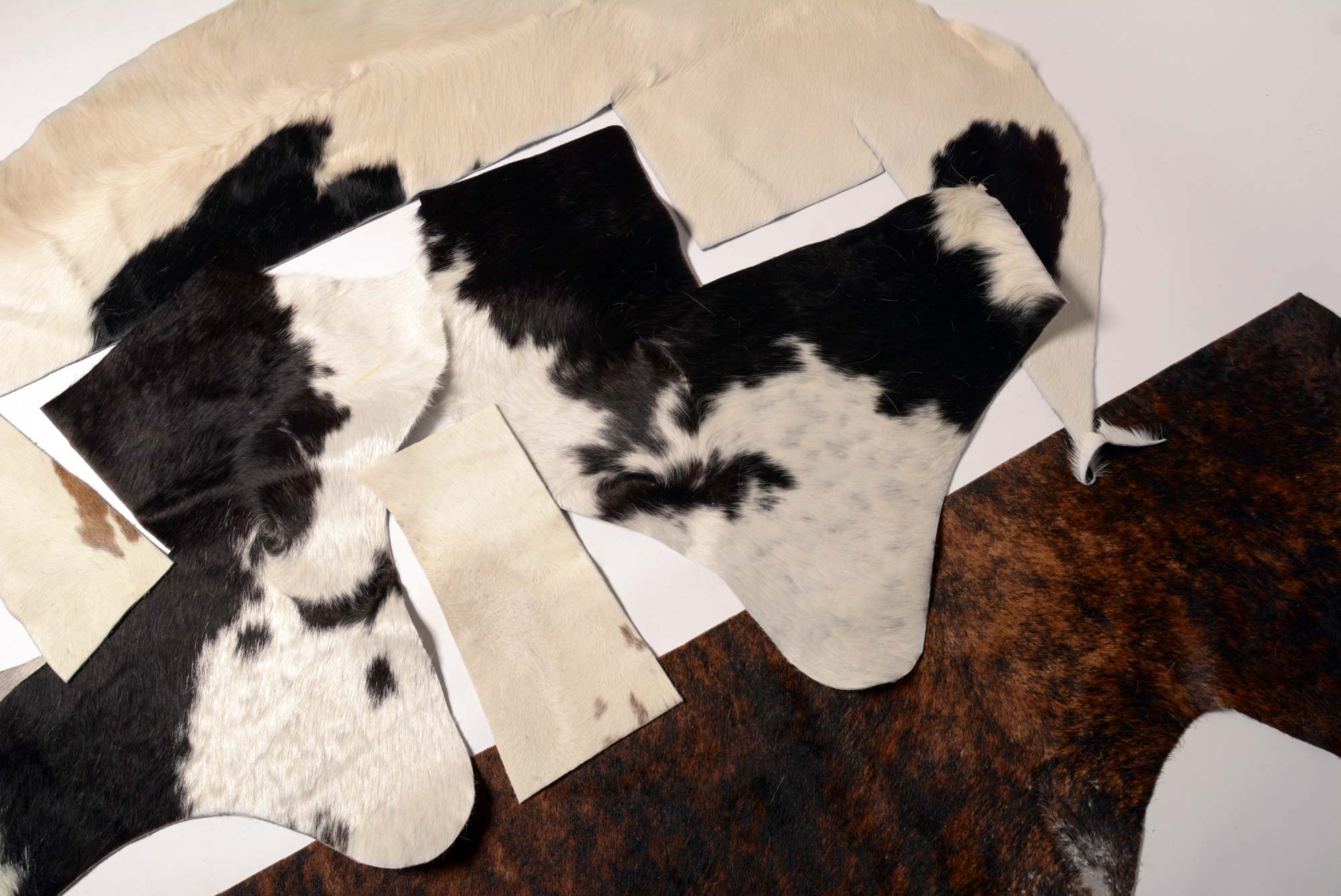 Bag 5 cowhide off-cuts scraps mixed colours — Gorgeous Creatures